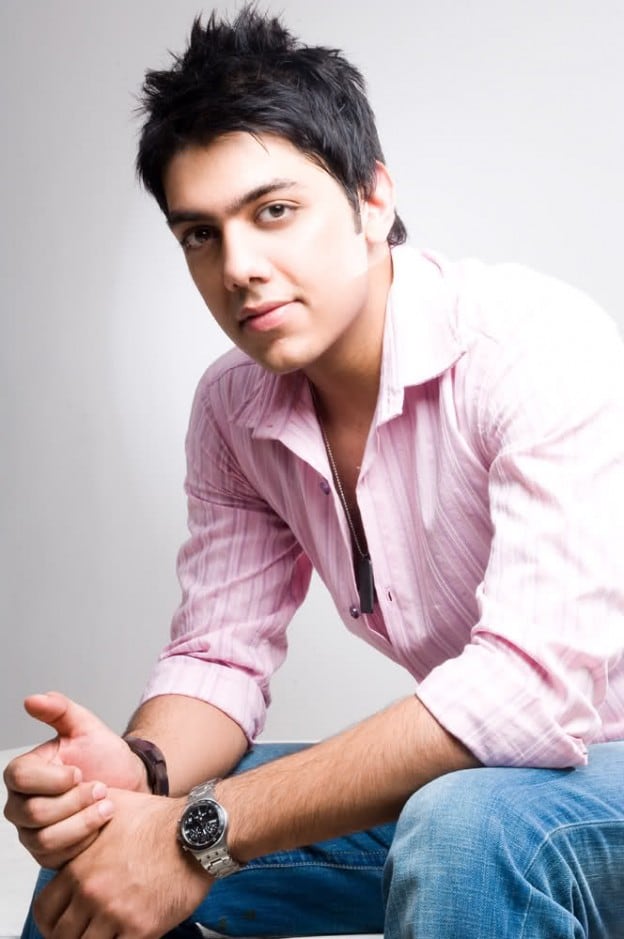 Singer Turned Actors | Reviewit.pk