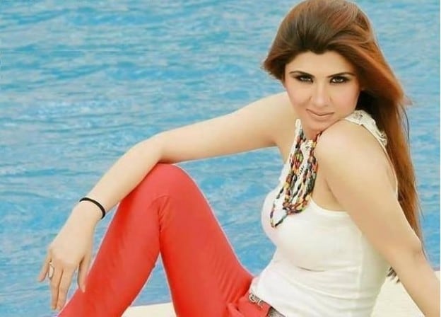 Anchor Naveen Jan All Set To Be A Model | Reviewit.pk