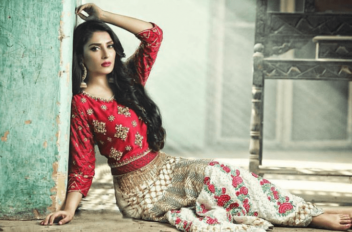 Aiza Khan's Photo Shoot | Reviewit.pk