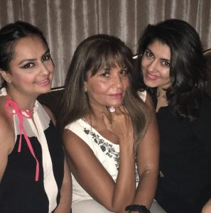 Fariha Altaf Birthday Celebration! | Reviewit.pk