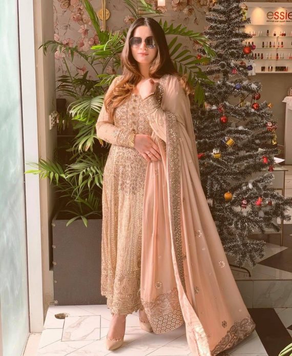 Aiman Khan Complete Information - Age, Instagram, Wedding, Pictures ...