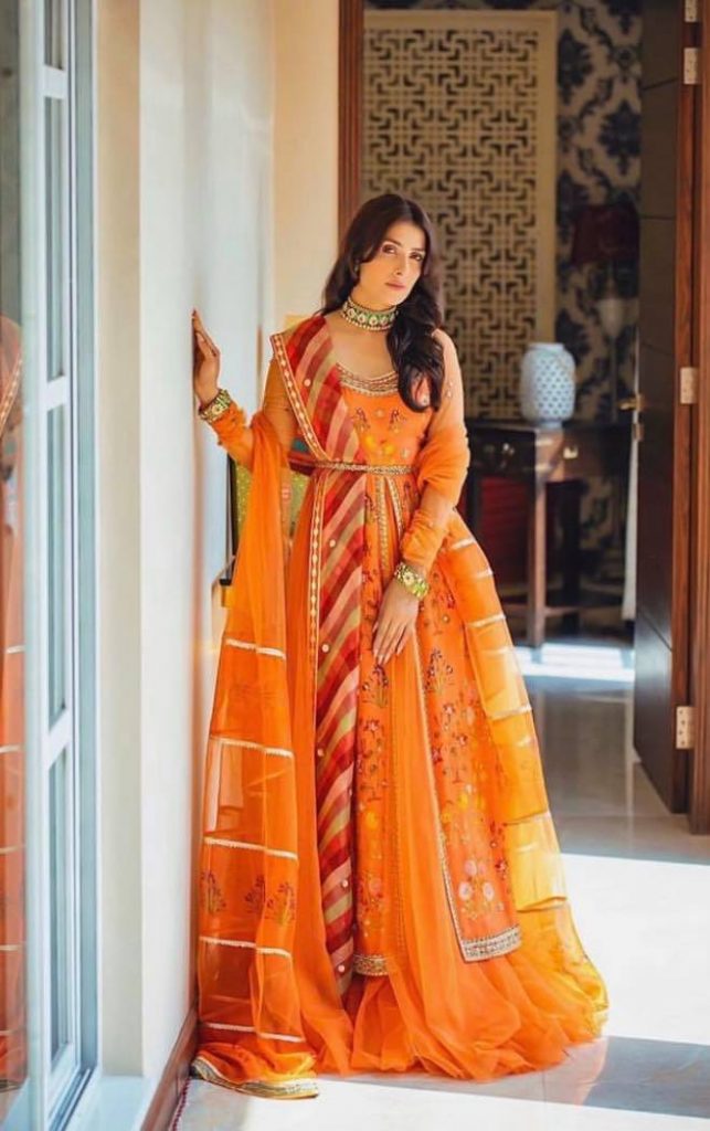 Ayeza Khan - Complete Information - Age, Instagram, Family | Reviewit.pk