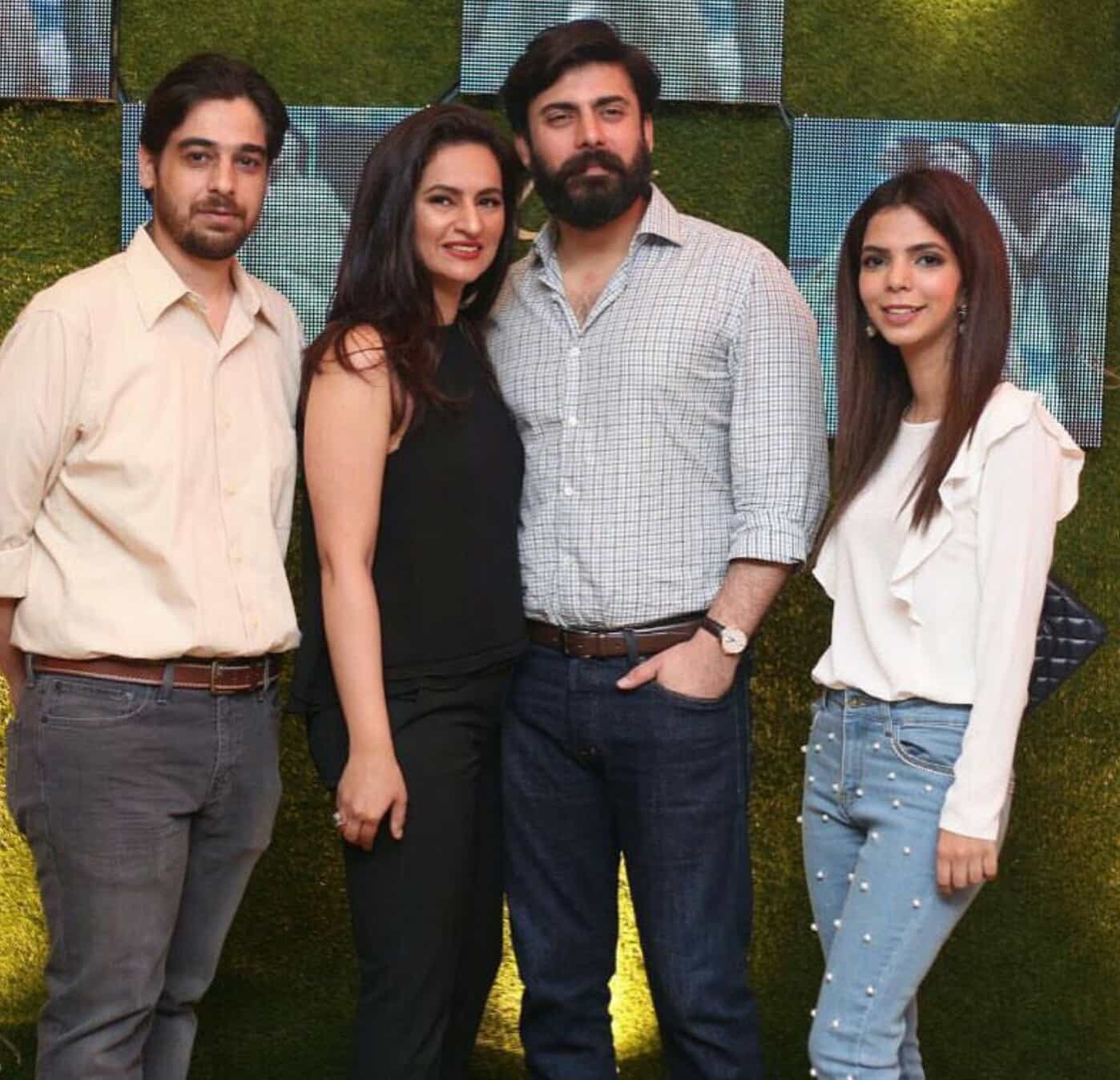 Fawad And Kids Support Sadaf! | Reviewit.pk