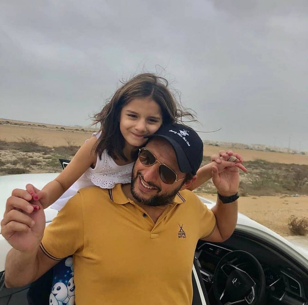 Shahid Afridi Wife Nadia - 10 Beautiful Family Pics | Reviewit.pk Shahid Afridi Wife Nadia - 10 Beautiful Family Pics | Reviewit.pk