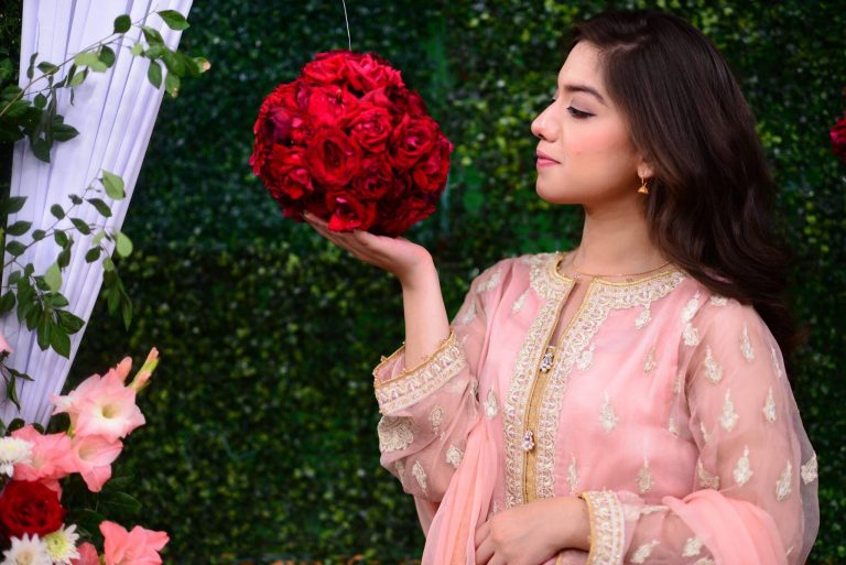 Sara Razi Husband - Few Facts | Reviewit.pk