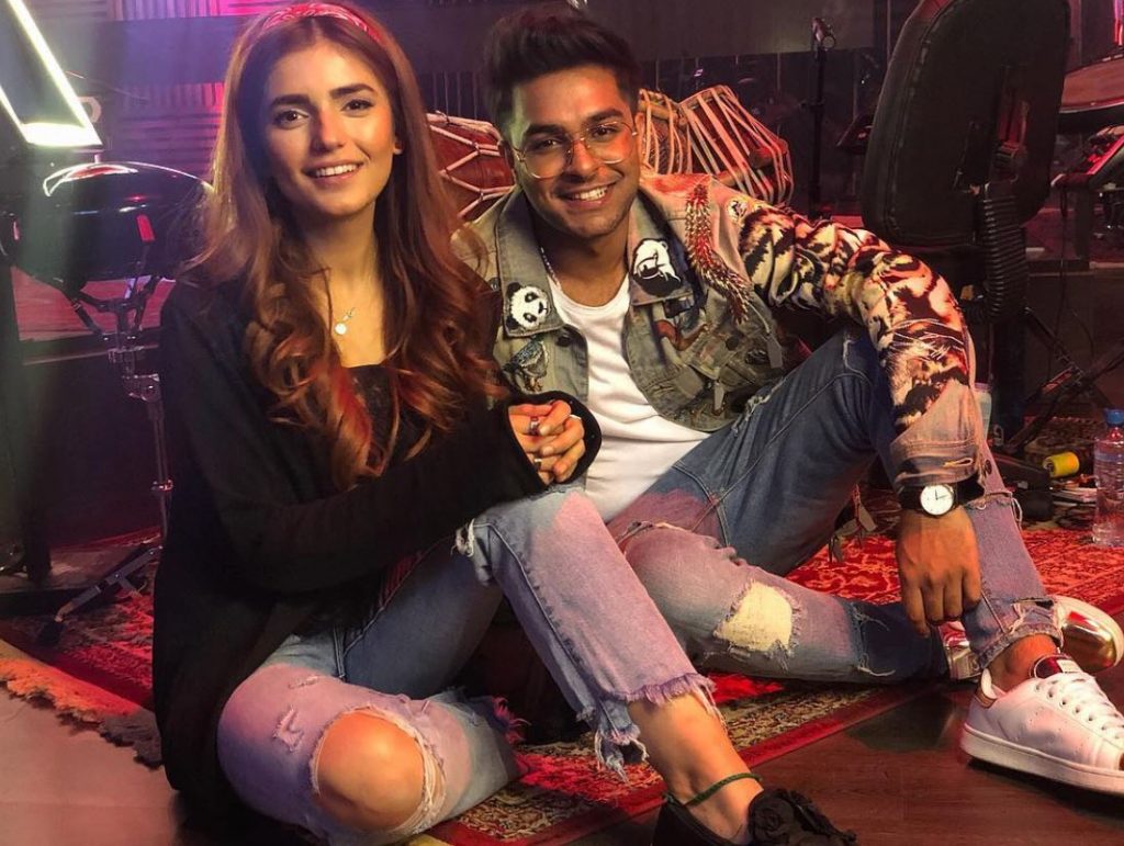 Asim Azhar Celebrates Birthday With Momina Mustehsan | Reviewit.pk