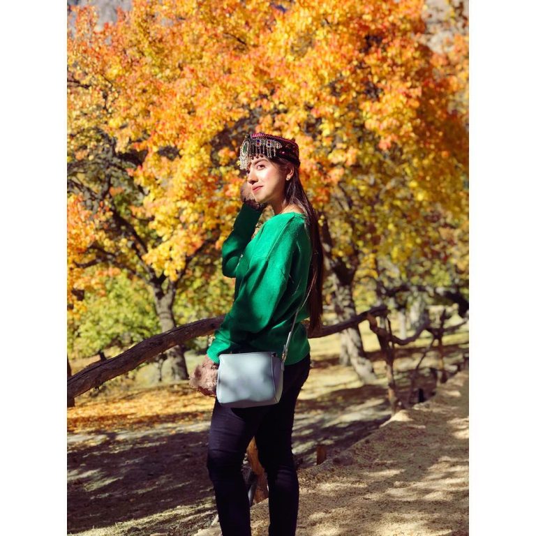 Where Is Sara Razi's Husband On Her Honeymoon? | Reviewit.pk