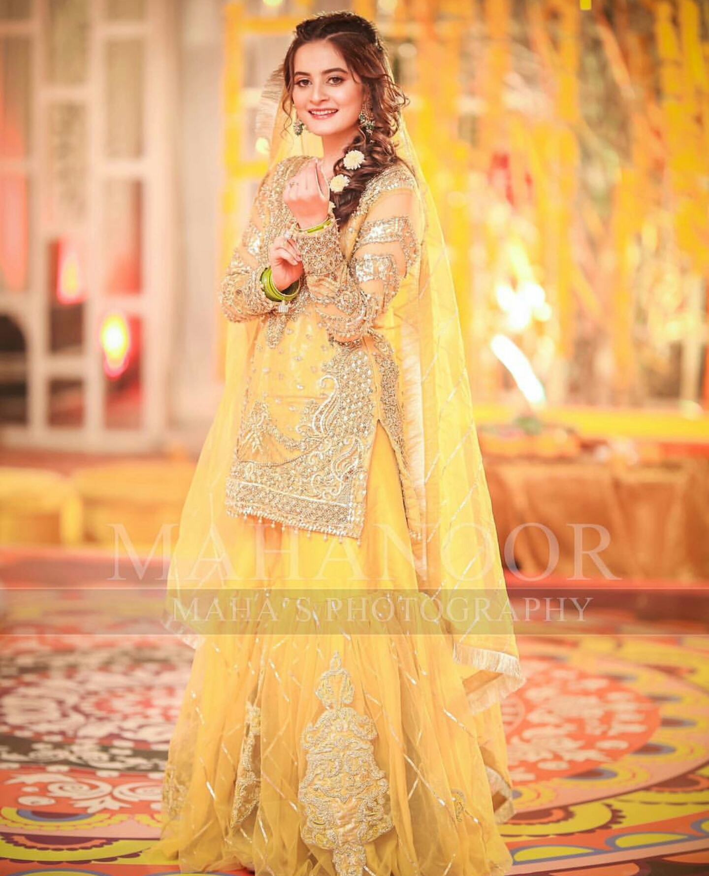 Aiman Khan's Mayun | Reviewit.pk