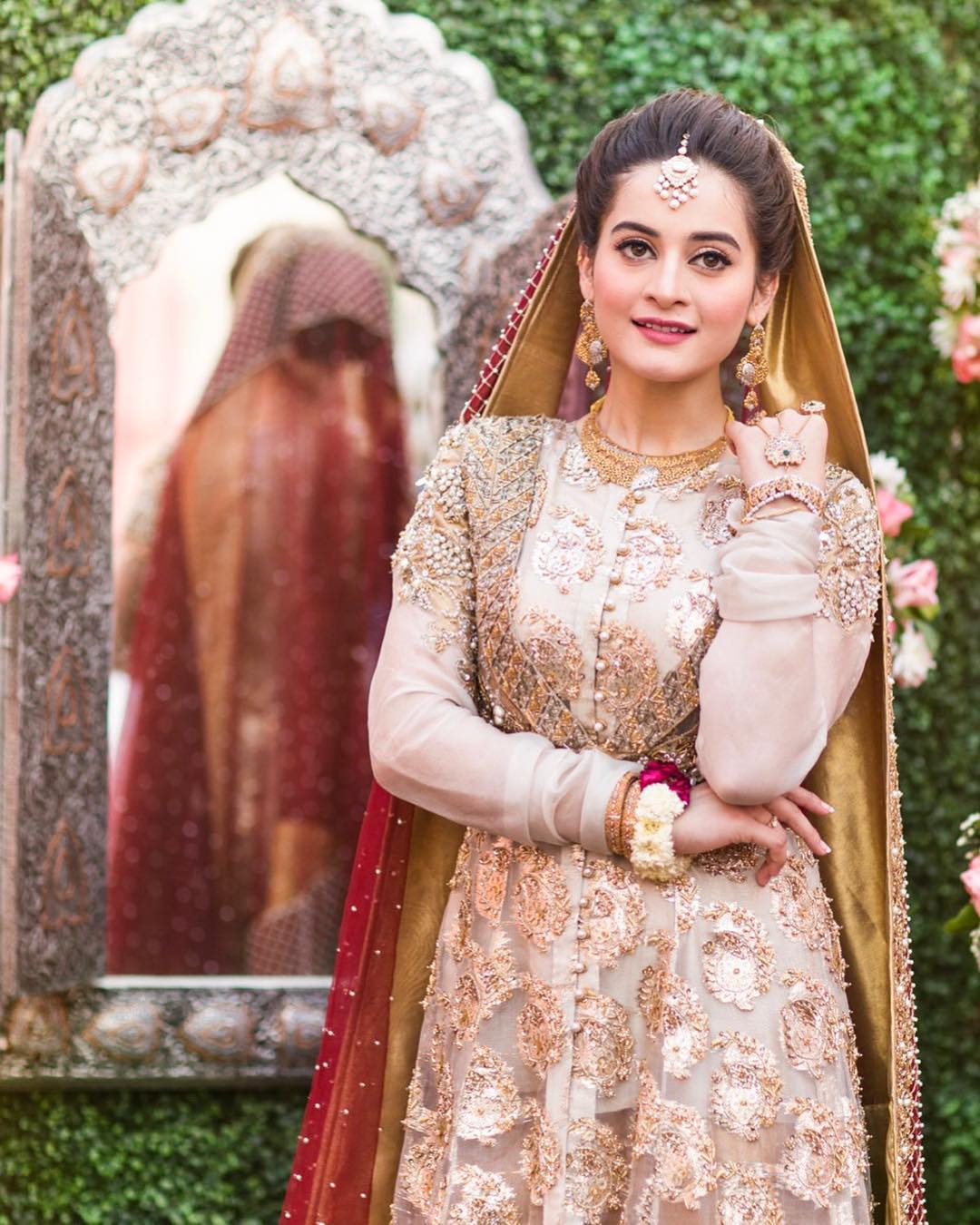 Aiman Khan Made The Most Beautiful Bride | Reviewit.pk
