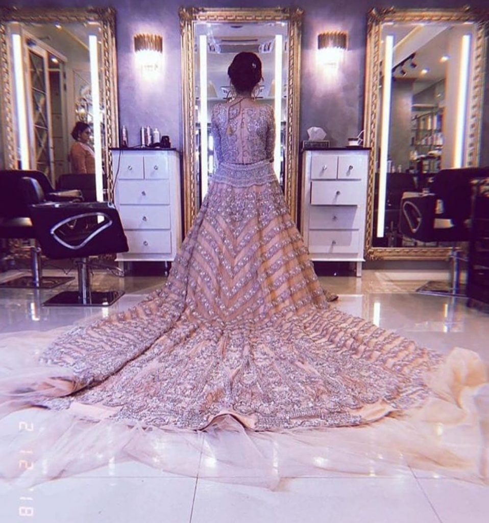 Aiman Khan Walima Exclusive Pictures & Videos | Reviewit.pk