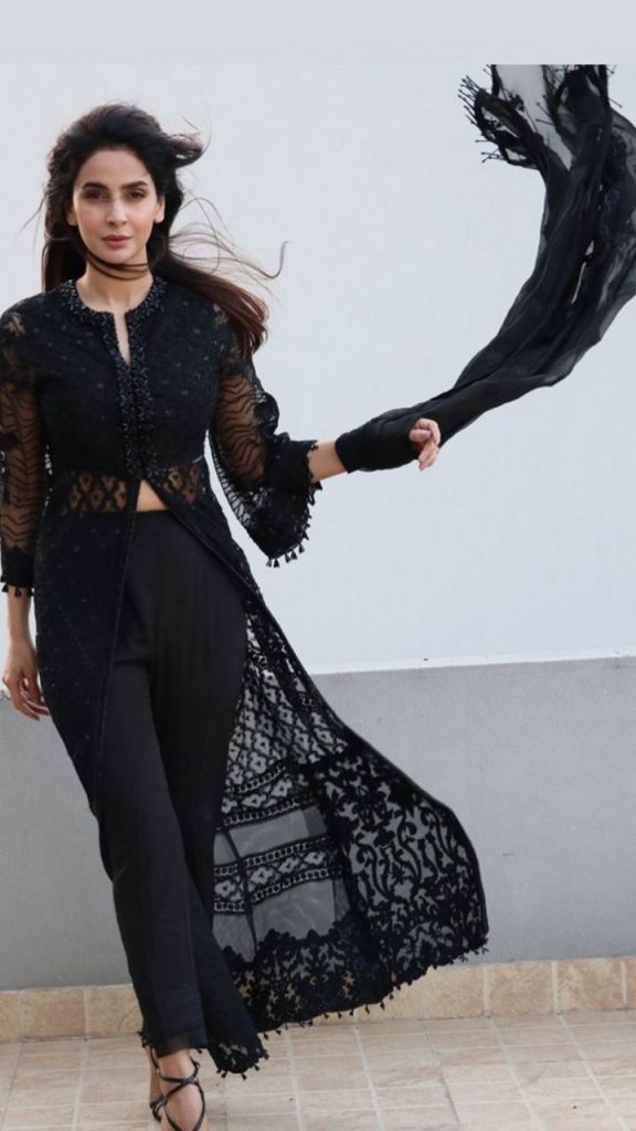 Beautiful Clicks of Gorgeous Actress Saba Qamar | Reviewit.pk