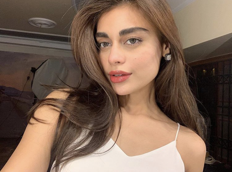 Sadaf Kanwal Gets Into Trouble | Reviewit.pk