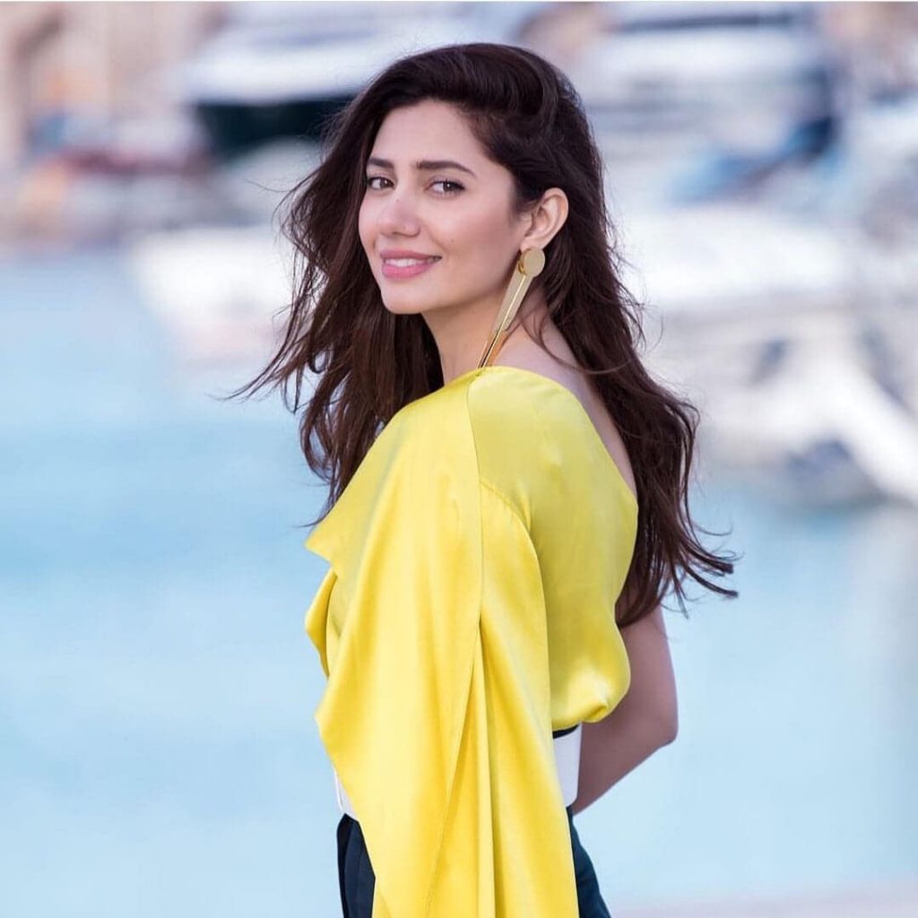 Signature Makeup Look of Mahira Khan | Reviewit.pk