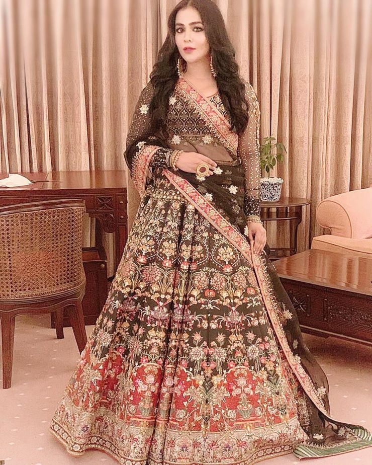 Humaima Malik's Latest Beautiful Clicks from Recent Wedding Event ...