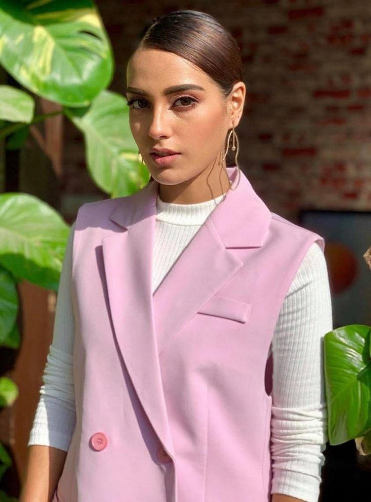 Pakistani Celebrities Who Are Against Gora Complex | Reviewit.pk