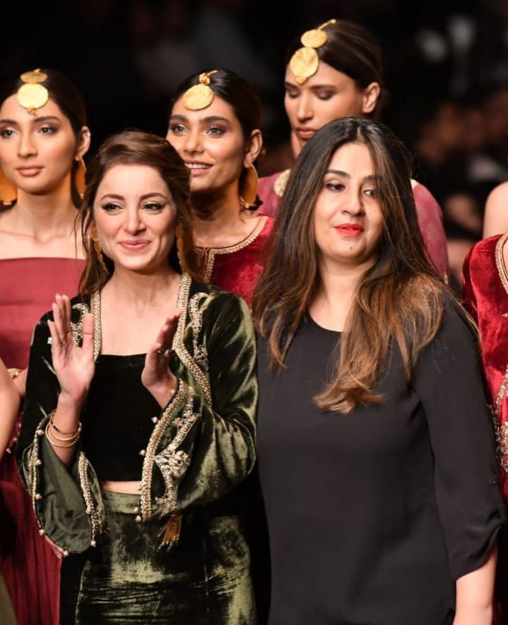 Actress Sarwat Gillani Walked on Ramp at Fashion Pakistan Week-Winter ...