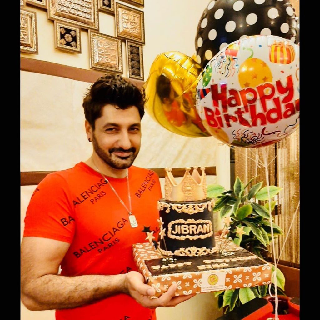 Actor Syed Jibran Celebrated his Birthday with wife and Kids | Reviewit.pk