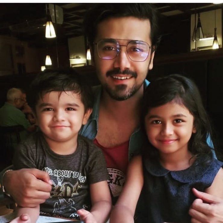 Beautiful Pictures of Actor Ali Abbas with his Wife and Kids | Reviewit.pk