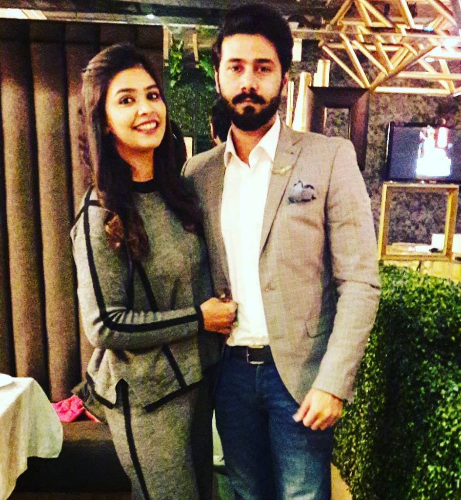 Beautiful Pictures of Actor Ali Abbas with his Wife and Kids | Reviewit.pk