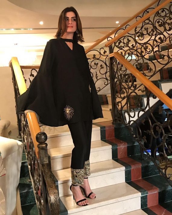 Actress Amna Malik's Latest Beautiful Pictures From Istanbul Turkey ...