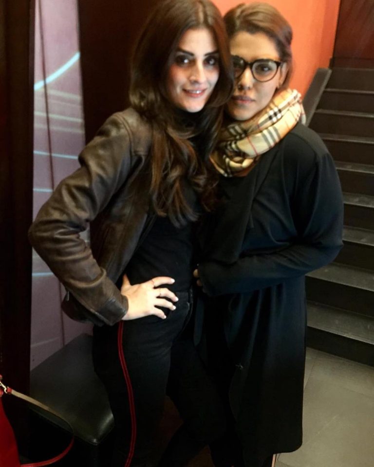 Actress Amna Malik's Latest Beautiful Pictures From Istanbul Turkey ...