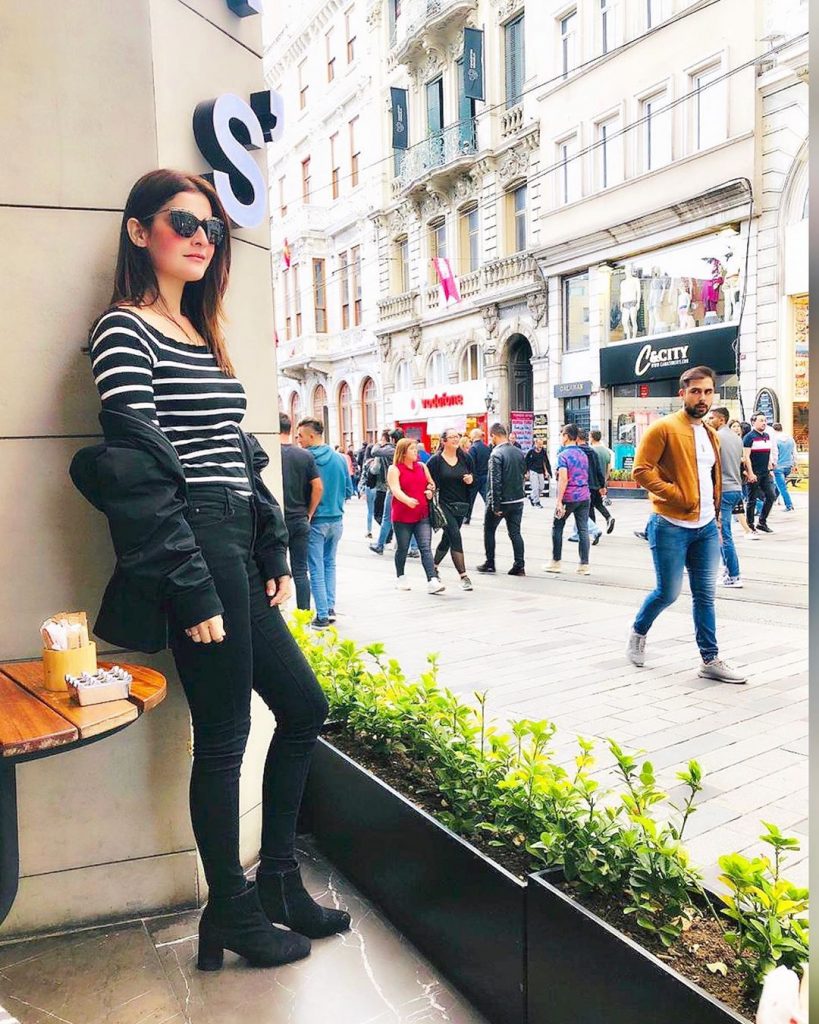 Actress Amna Malik's Latest Beautiful Pictures From Istanbul Turkey ...