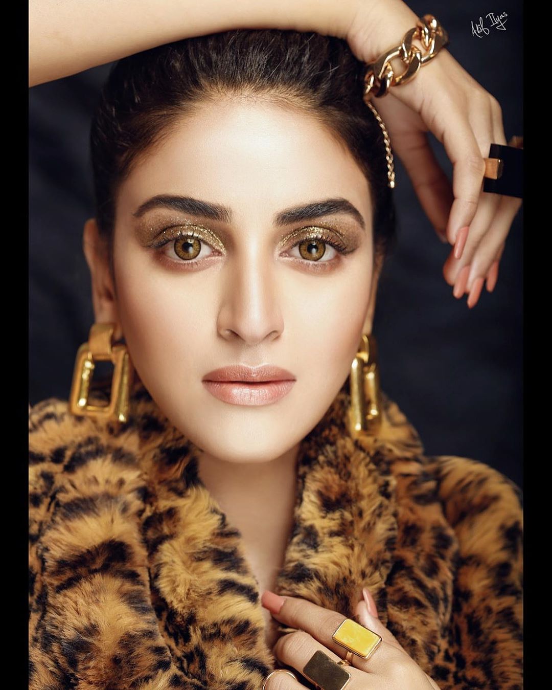 In Pictures: Anmol Baloch's latest photo shoot | Reviewit.pk
