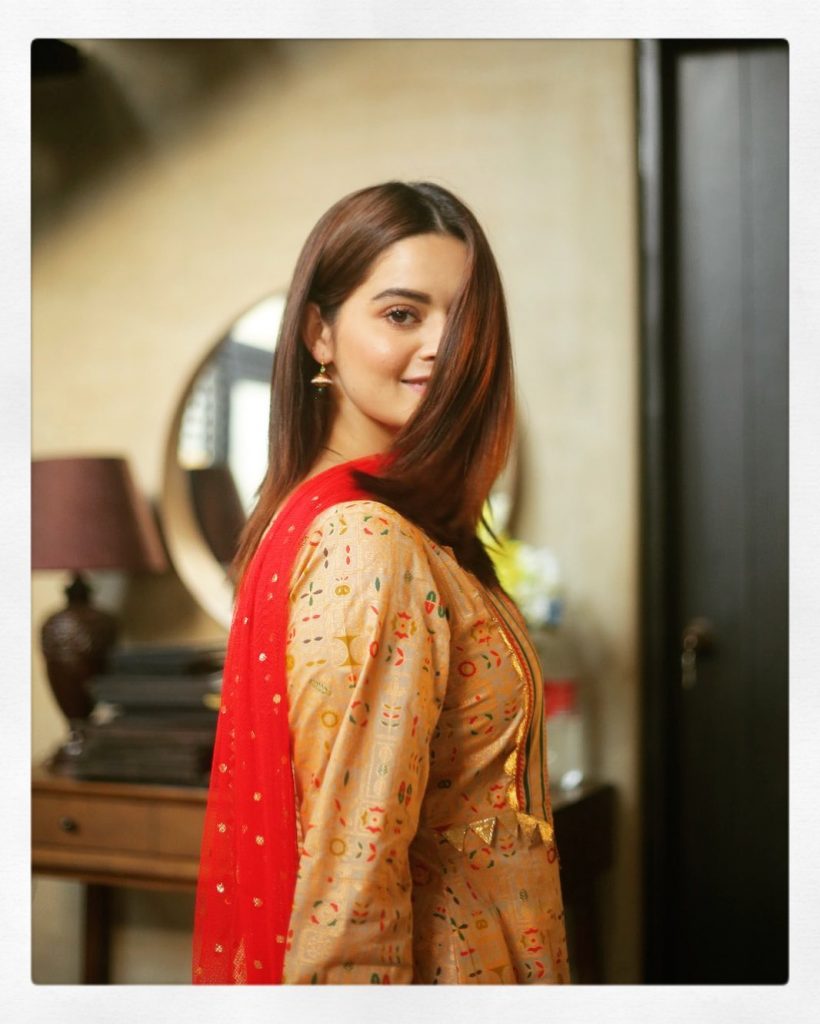 Gorgeous Minal Khan on the Sets of her Upcoming Drama | Reviewit.pk
