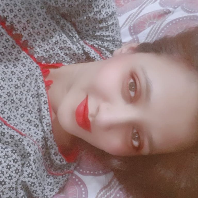 Actress Mizna Waqas From Drama Suno Chanda Blessed with a Baby Boy ...