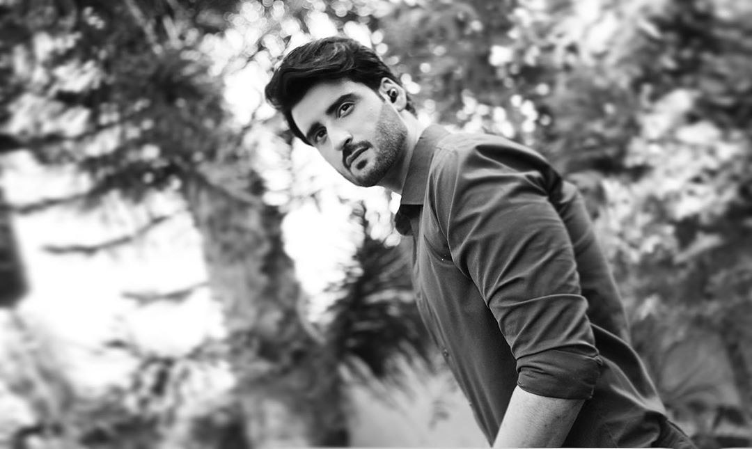 Agha Ali Has Important Message For All Girls | Reviewit.pk