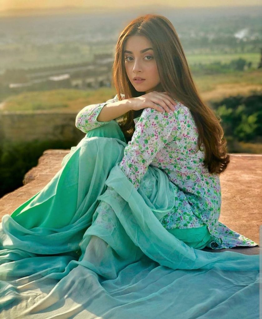 Alizeh Shah | 20 Secrets You Didn't Know About Her | Reviewit.pk