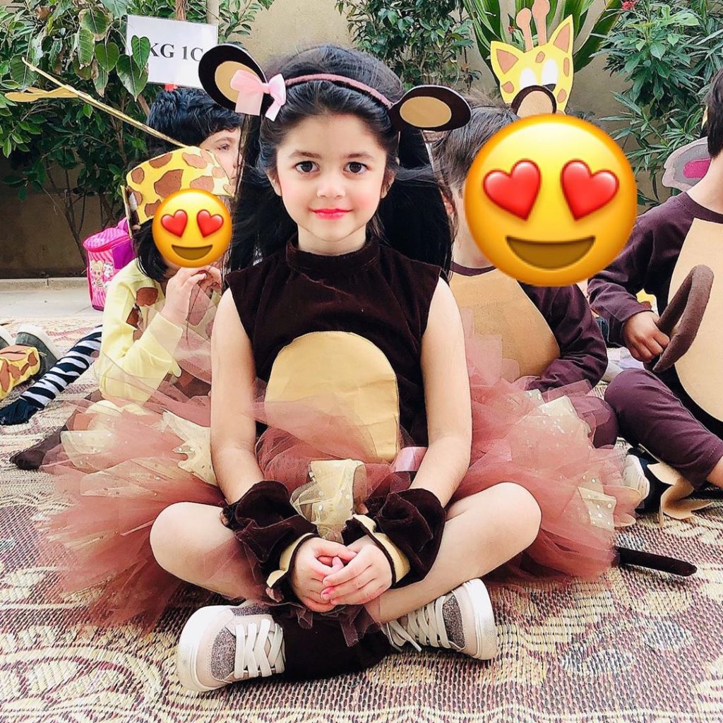 Beautiful Clicks of Syed Jibran with Daughter and Wife | Reviewit.pk