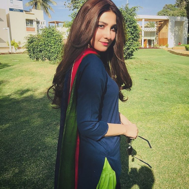 Latest Beautiful Clicks of Hina Altaf | Reviewit.pk