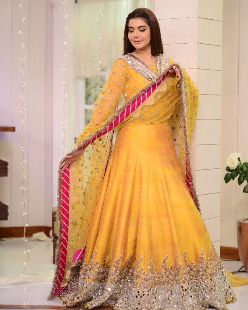 Some Beautiful Clicks of Nida Yasir From her Morning Show | Reviewit.pk