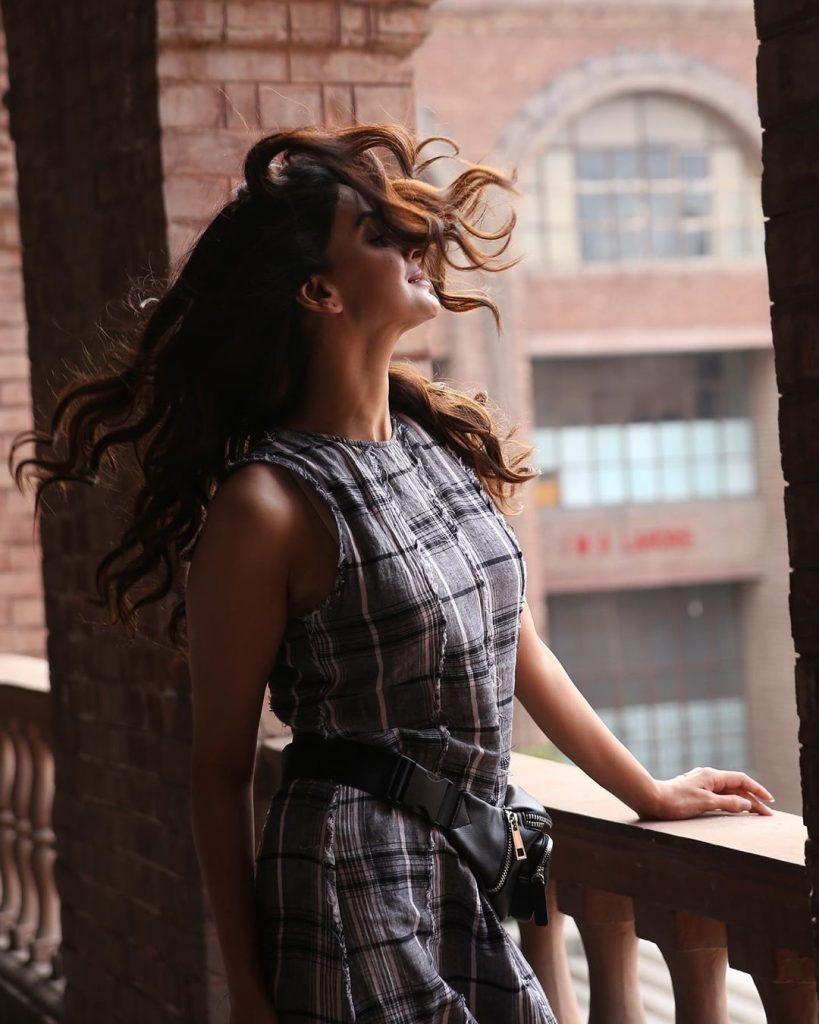Latest Clicks of Talented Actress Saba Qamar | Reviewit.pk