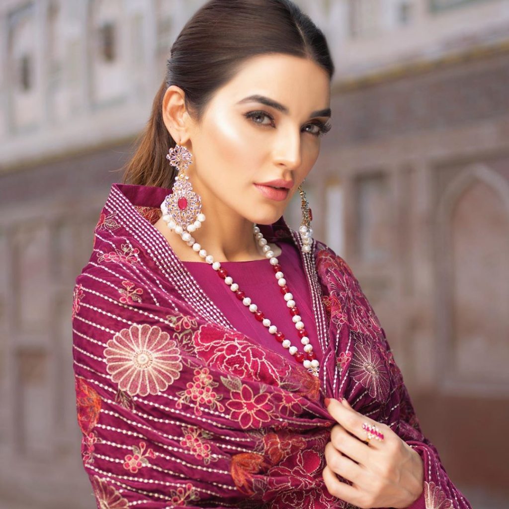 Sadia Khan Latest Photo Shoot for Kayseria | Reviewit.pk