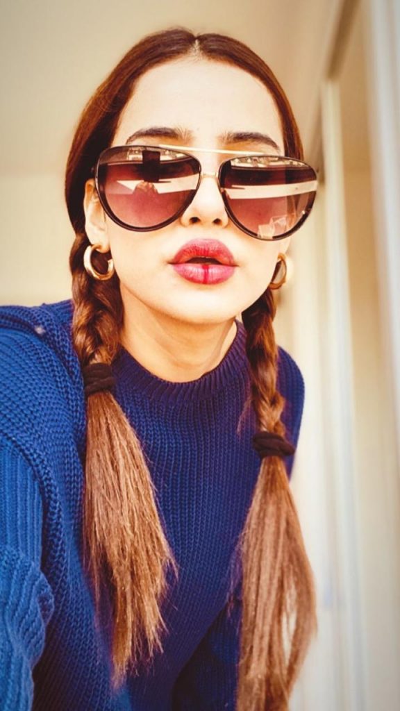 Actress Saniya Shamshad's Latest Beautfiul Clicks | Reviewit.pk