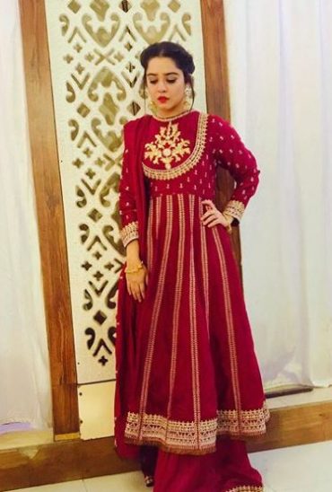 Latest Clicks of Beautiful Actress Sarah Razi Khan | Reviewit.pk