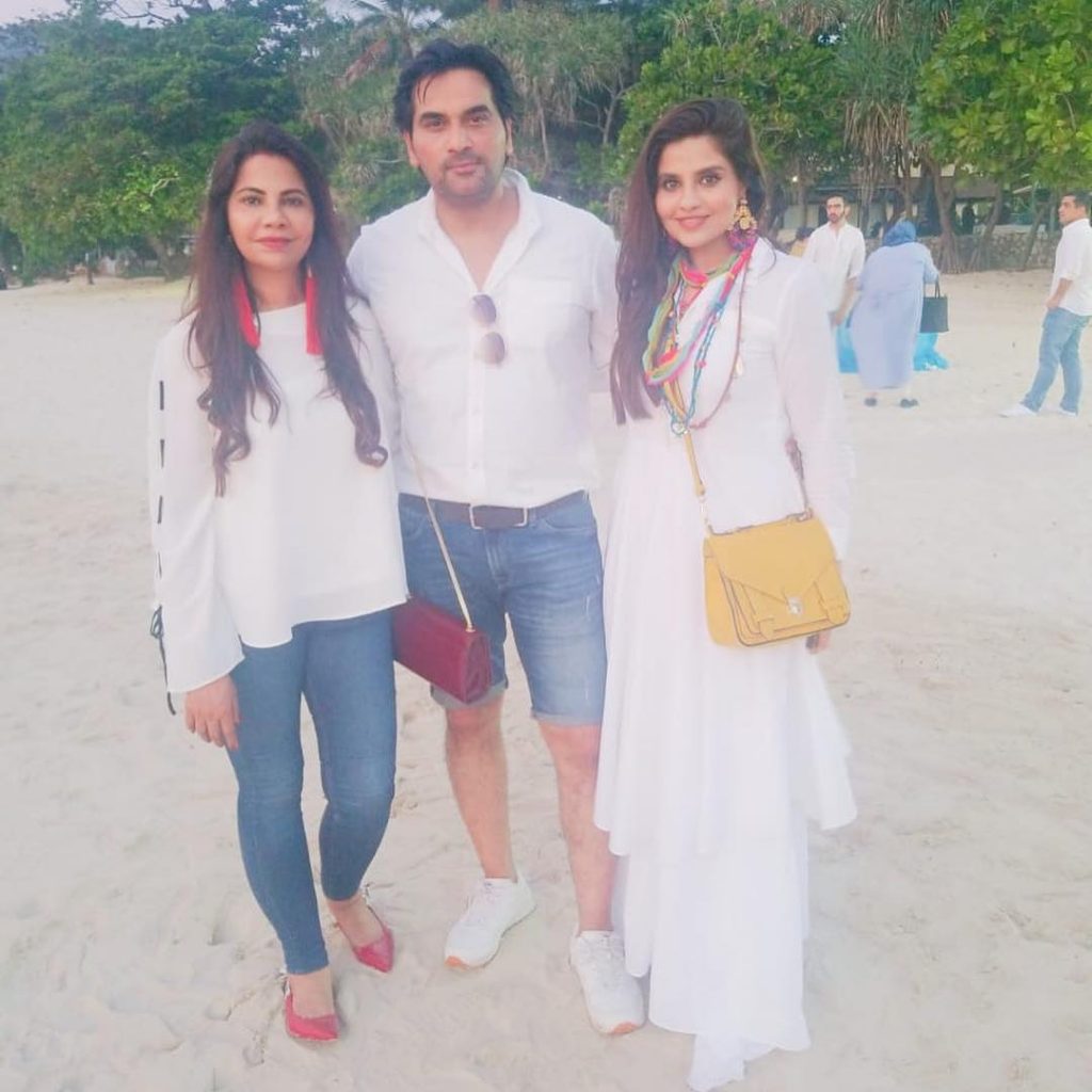 Humayun Saeed Wife Samina - 35 Romantic Pictures | Reviewit.pk