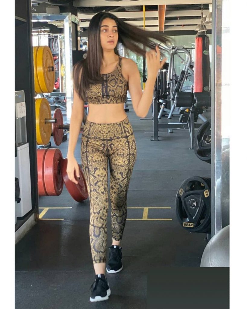 Latest Clicks of Actress Anmol Baloch from Gym | Reviewit.pk