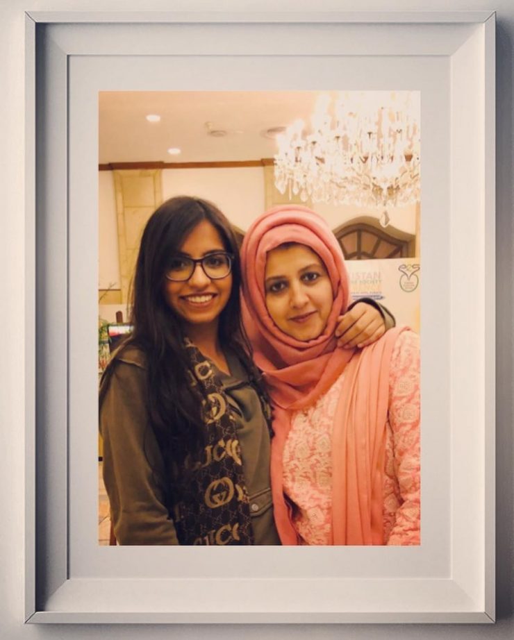 Latest Pictures of Bushra Aamir with her Daughter and Son | Reviewit.pk