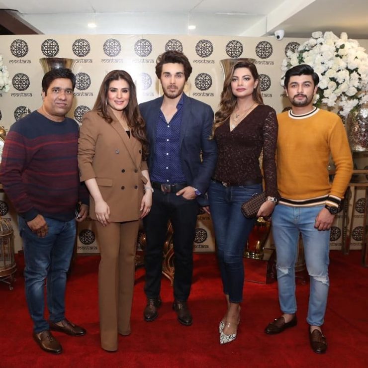 Birthday Party Pictures of Actress Resham with Friends | Reviewit.pk