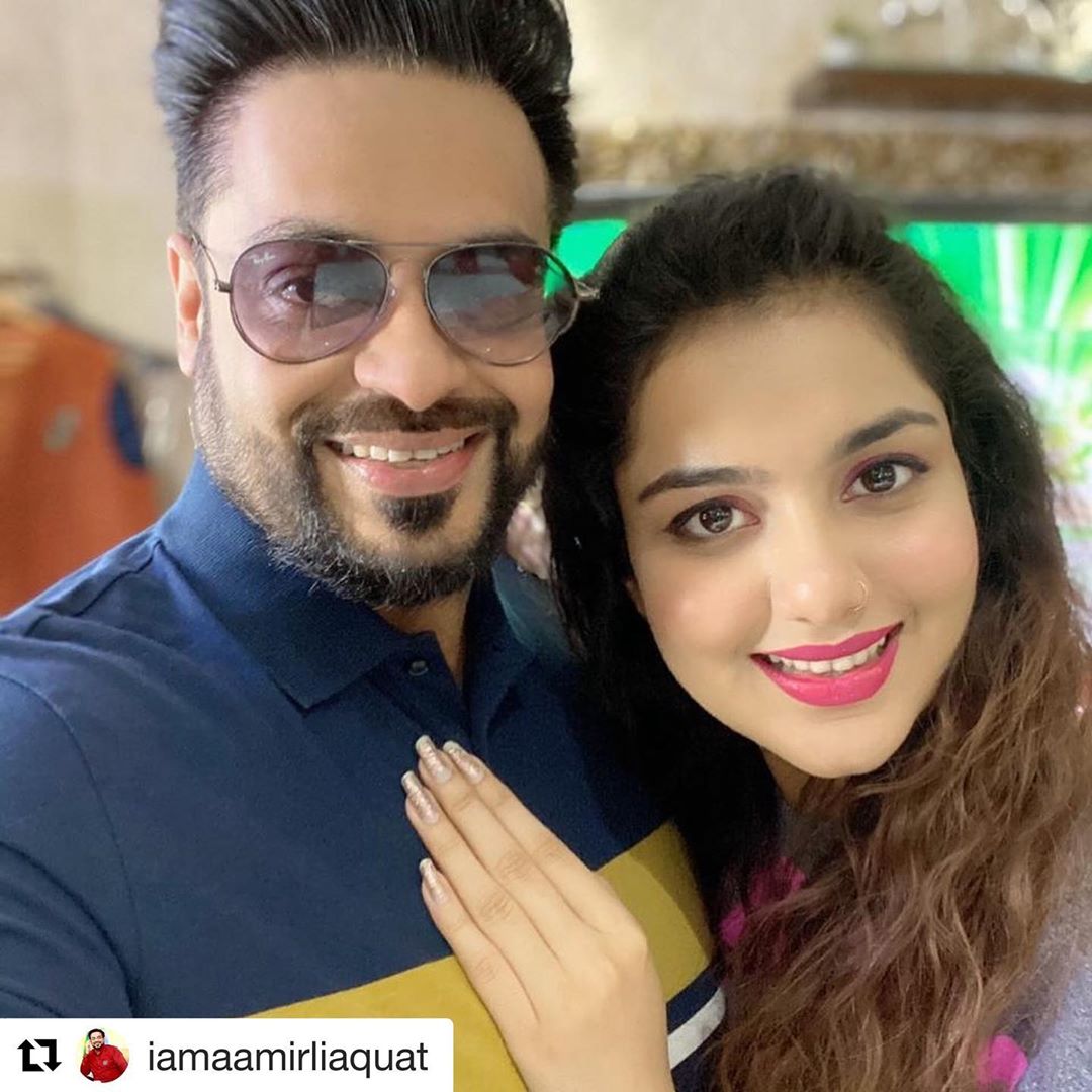 Aamir Liaquat Paid Tribute To Quaid-e-Azam By Singing A Song | Reviewit.pk