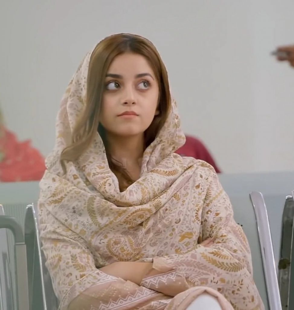 Top 10 Dresses of Alizeh Shah in Ehd e Wafa | Reviewit.pk