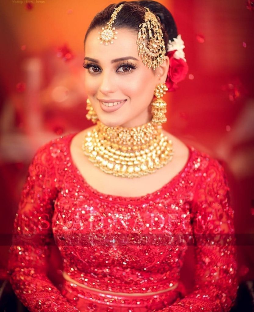 Iqra Aziz Beautiful Wedding Dress and Makeup Look | Reviewit.pk