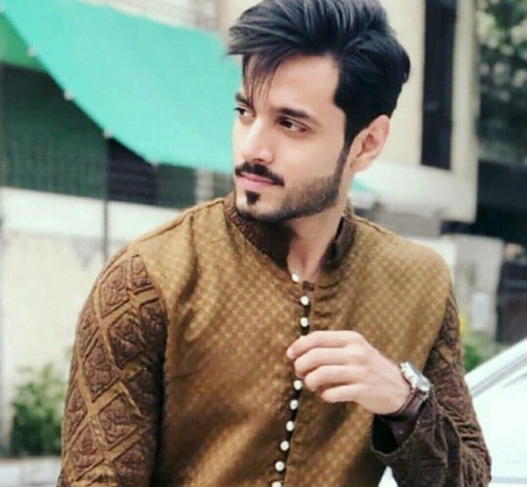 Pakistani Actors Whose Popularity Skyrocketed in 2019 | Reviewit.pk