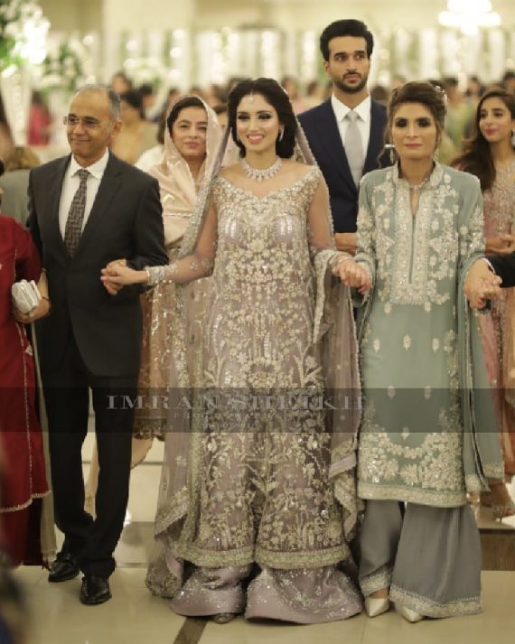 Beautiful Clicks of Zainab Abbas And Hamza Kardar’s from their Walima ...