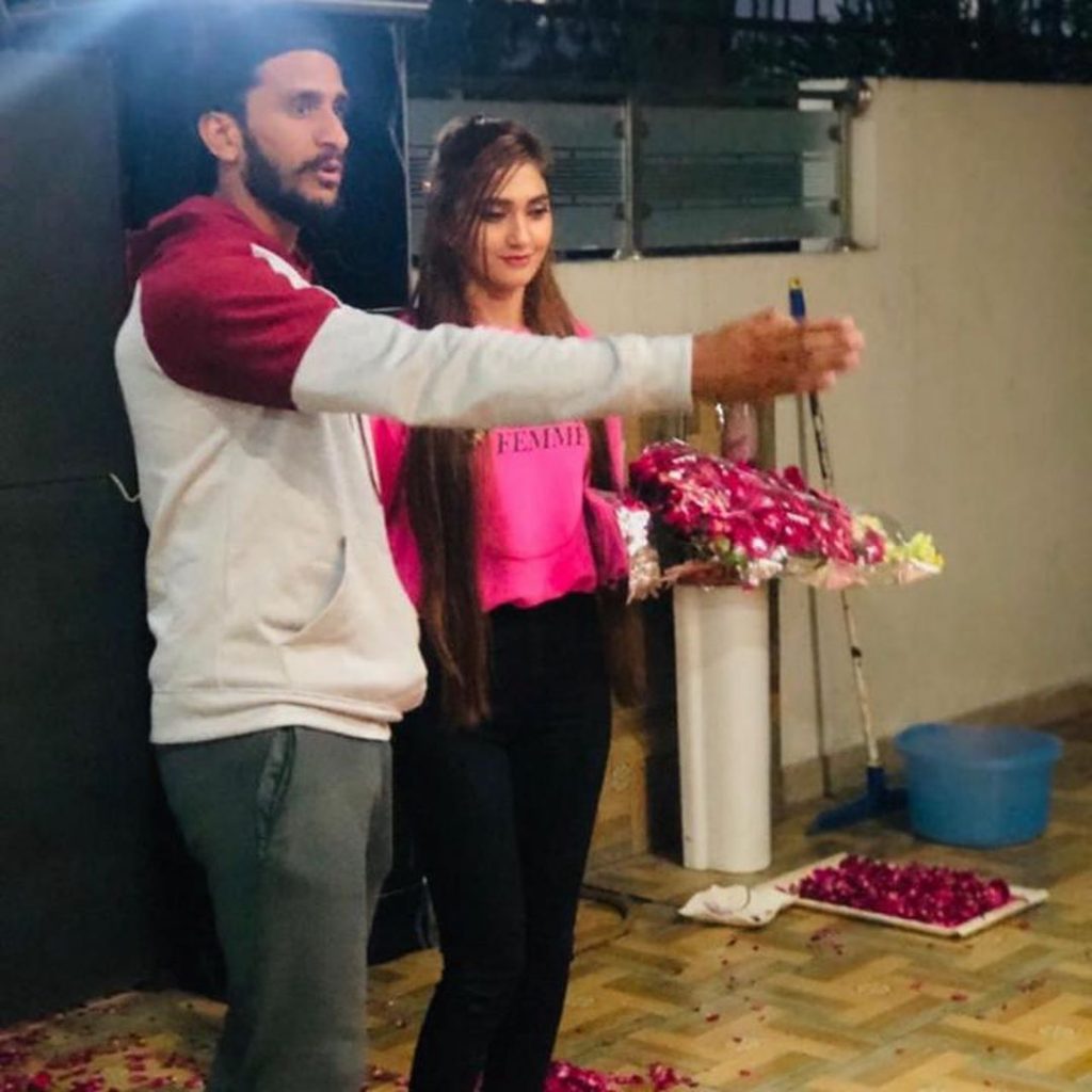 Cricketer Hassan Ali Wife Samiya Came to his Home in Pakistan for the ...