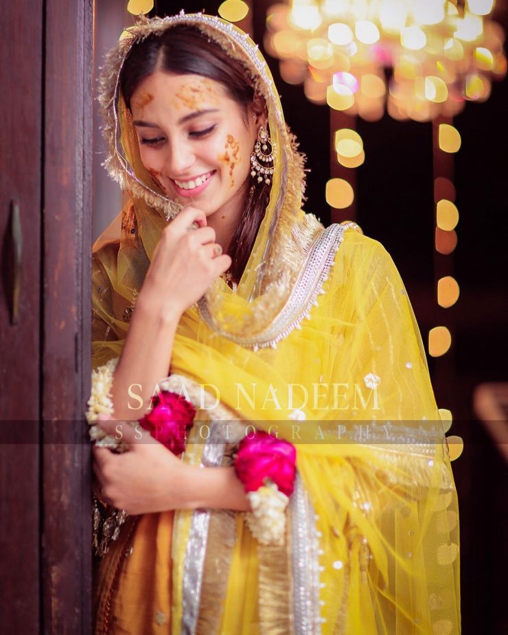 Yasir Hussain and Iqra Aziz Beautiful Mayun HD Pictures | Reviewit.pk