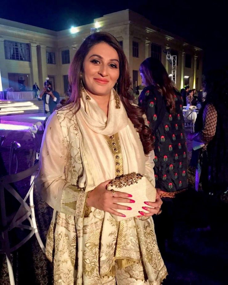 Beautiful Pictures of Qurat ul Ain Iqrar with her Son Pehlaaj | Reviewit.pk